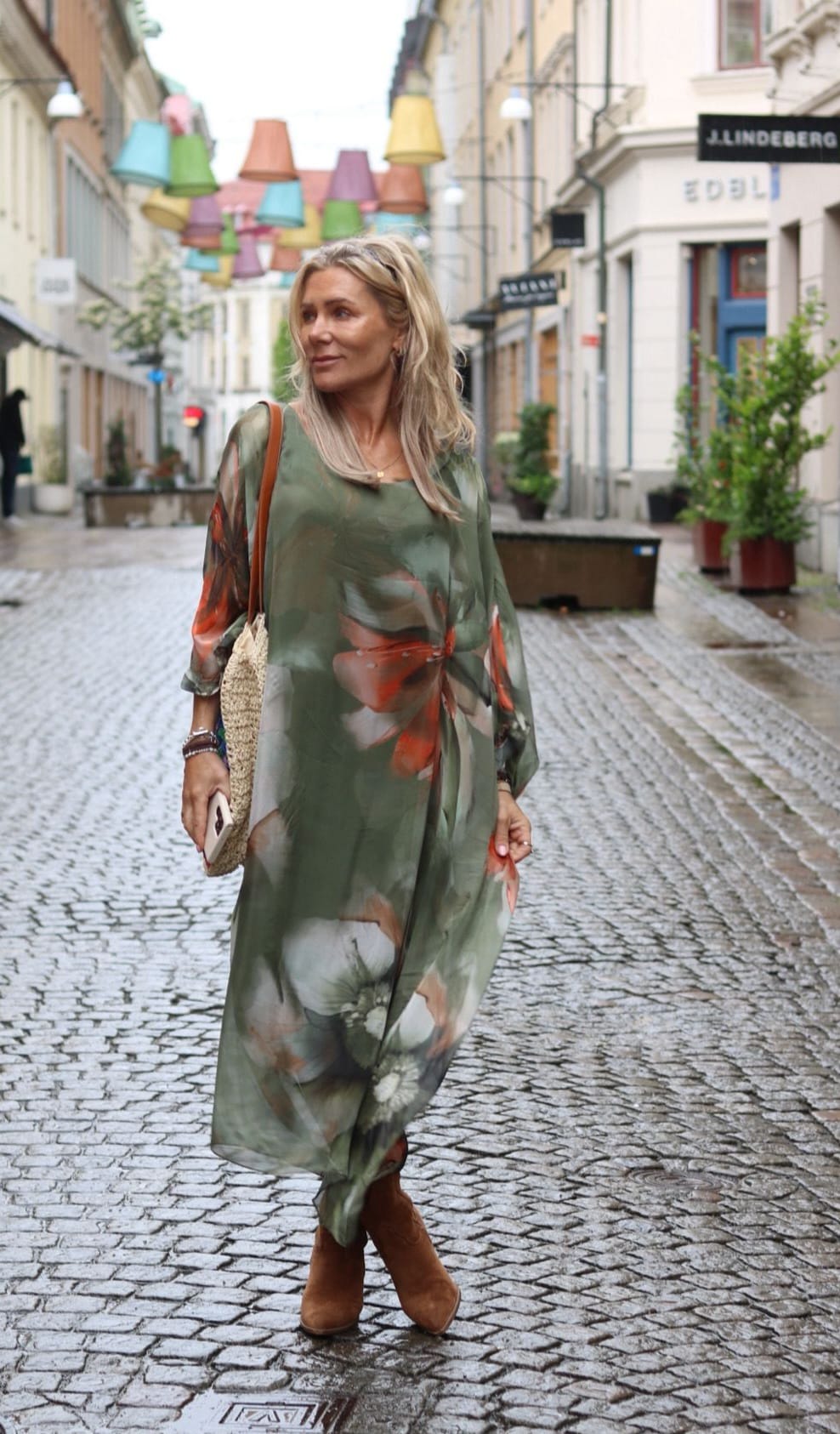 Yolanda - Silkesklänning - Flower - Khaki - Fanny Michel